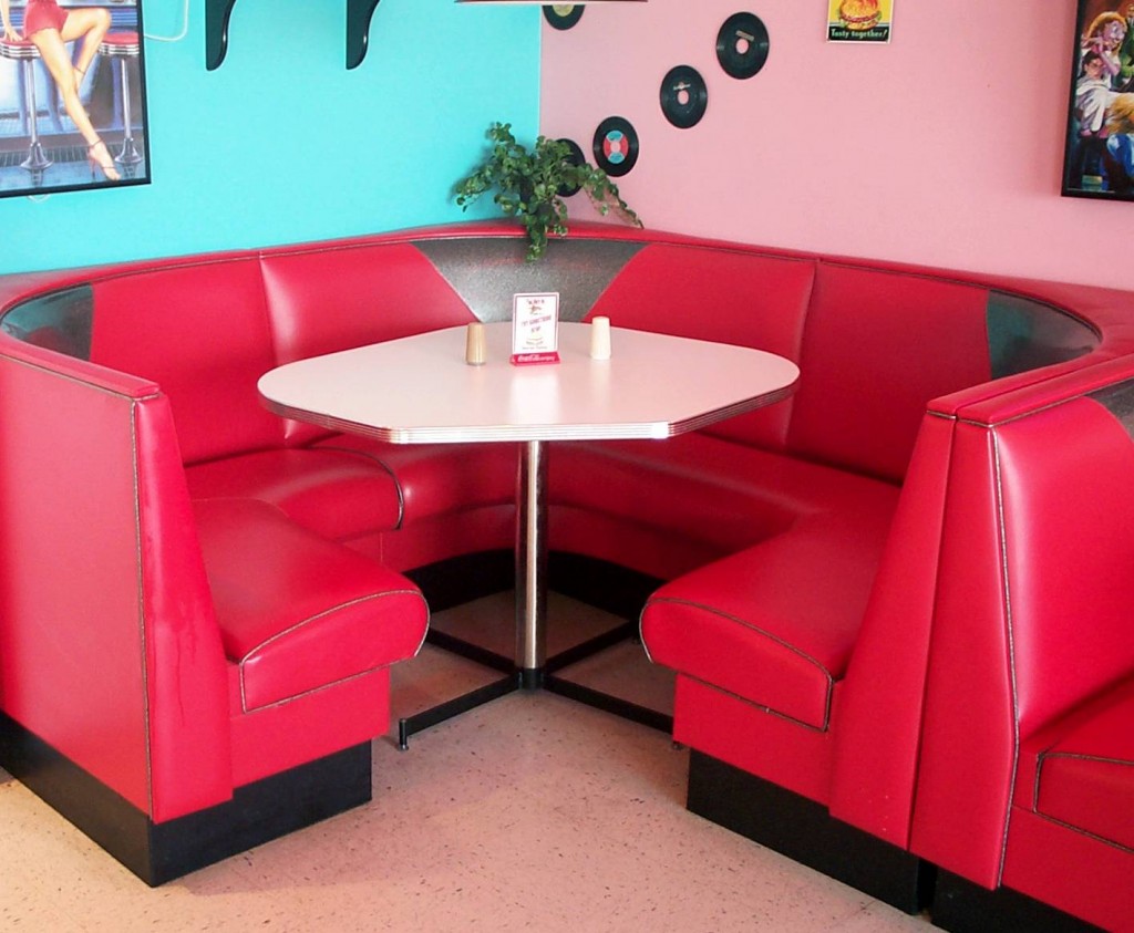 Fifties 3/4 Round Booth – General Manufacturing