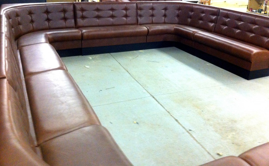 Square Tufted Three Quarter Booth (St. Louis) – General Manufacturing